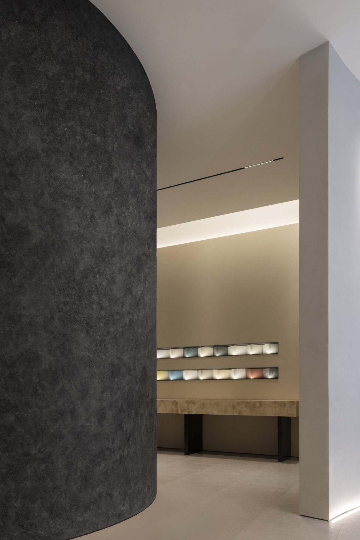 YinjiSpace - MAX Design x Italy ARCO Art Paint Gallery